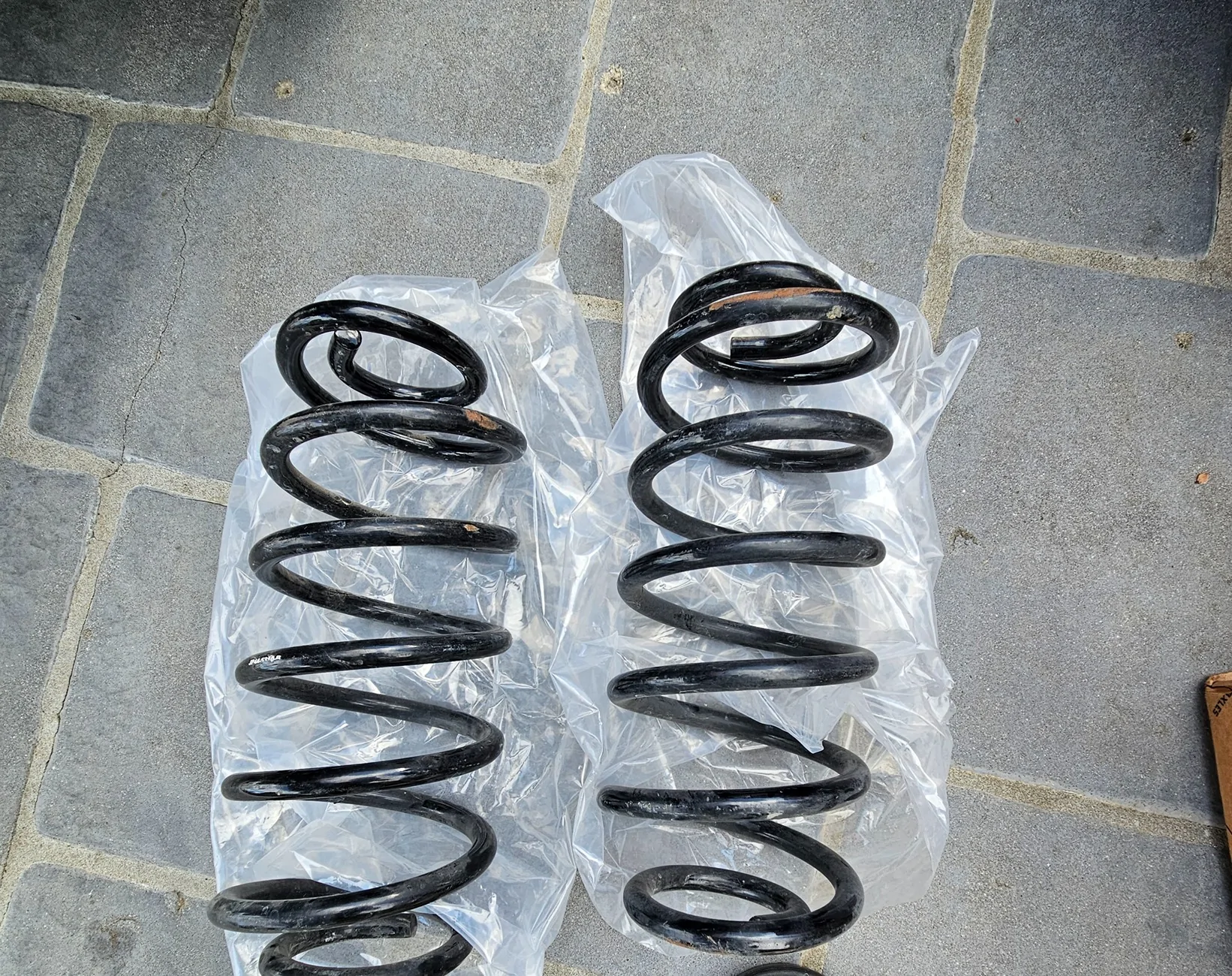 California - 2inch Lift Dynatrac Enduro Sport Springs | Jeep Wrangler ...