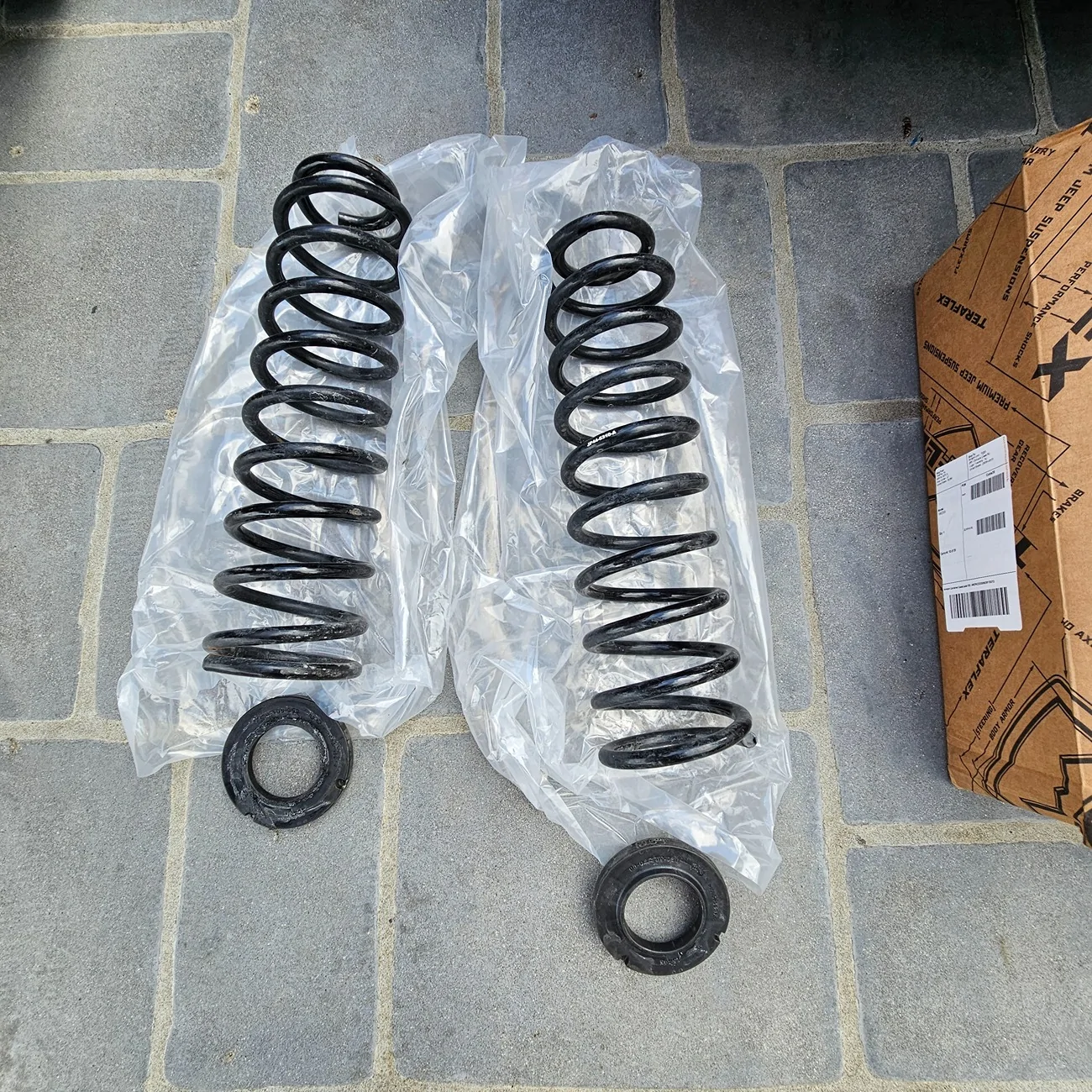 California - 2inch Lift Dynatrac Enduro Sport Springs | Jeep Wrangler ...
