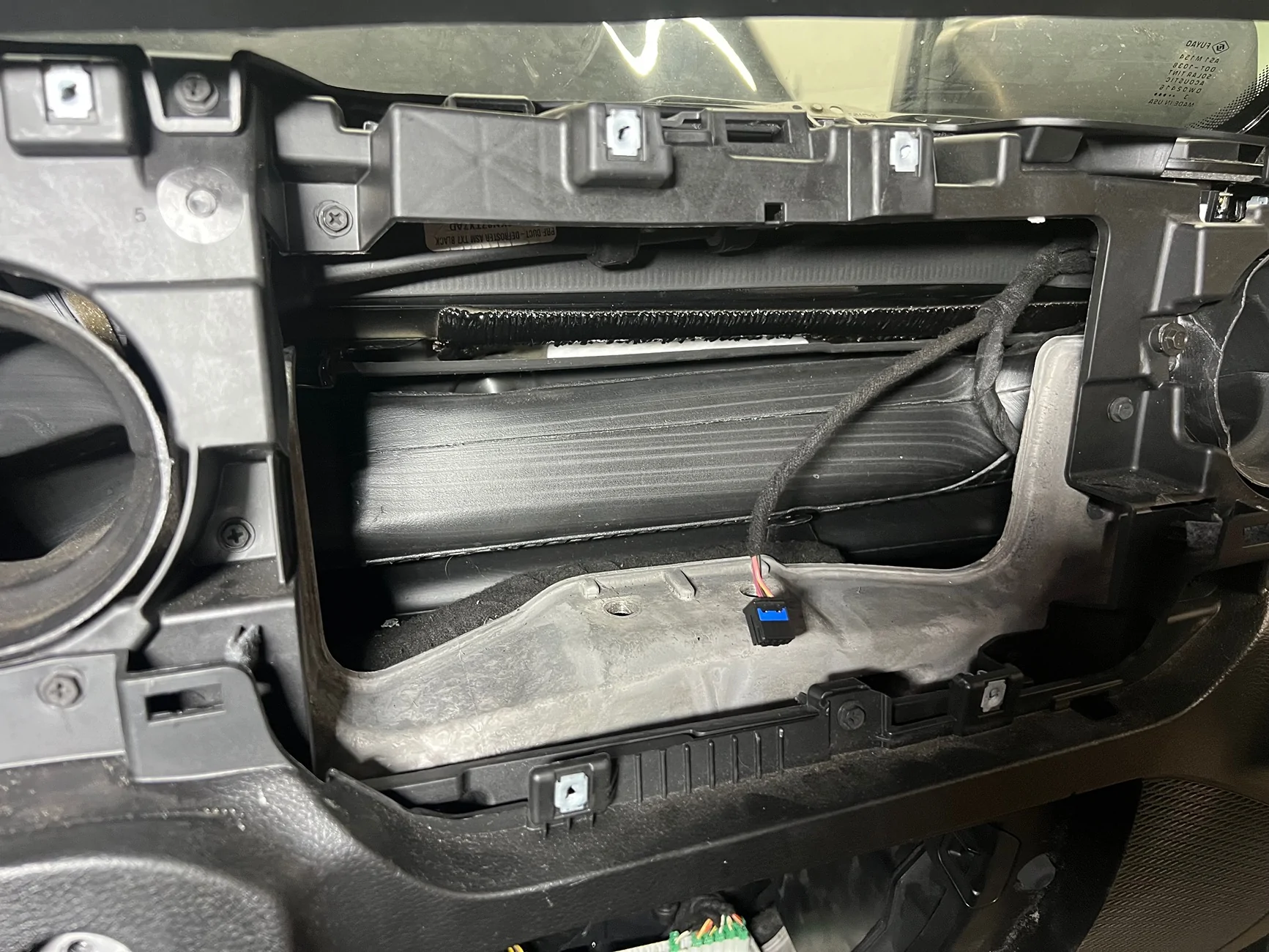 Where does this plug goes??!! | Jeep Wrangler Forums (JL / JLU ...