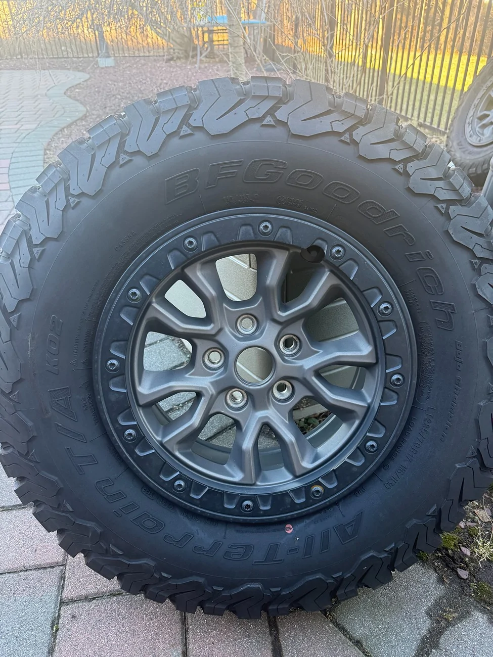 New Jersey - Selling OEM Non-XR 392 Wheels & Tires, $2500 | Jeep ...
