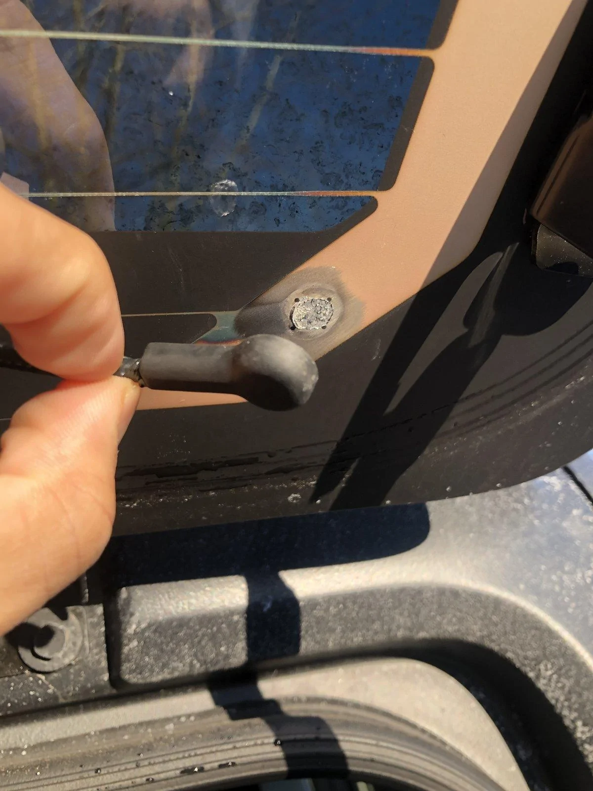 Rear defroster wire detached | Jeep Wrangler Forums (JL / JLU ...