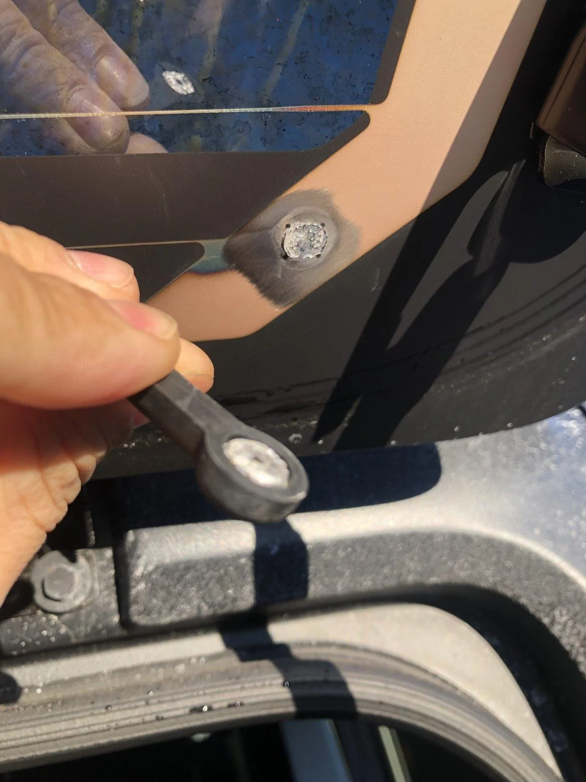 Rear defroster wire detached | Jeep Wrangler Forums (JL / JLU ...