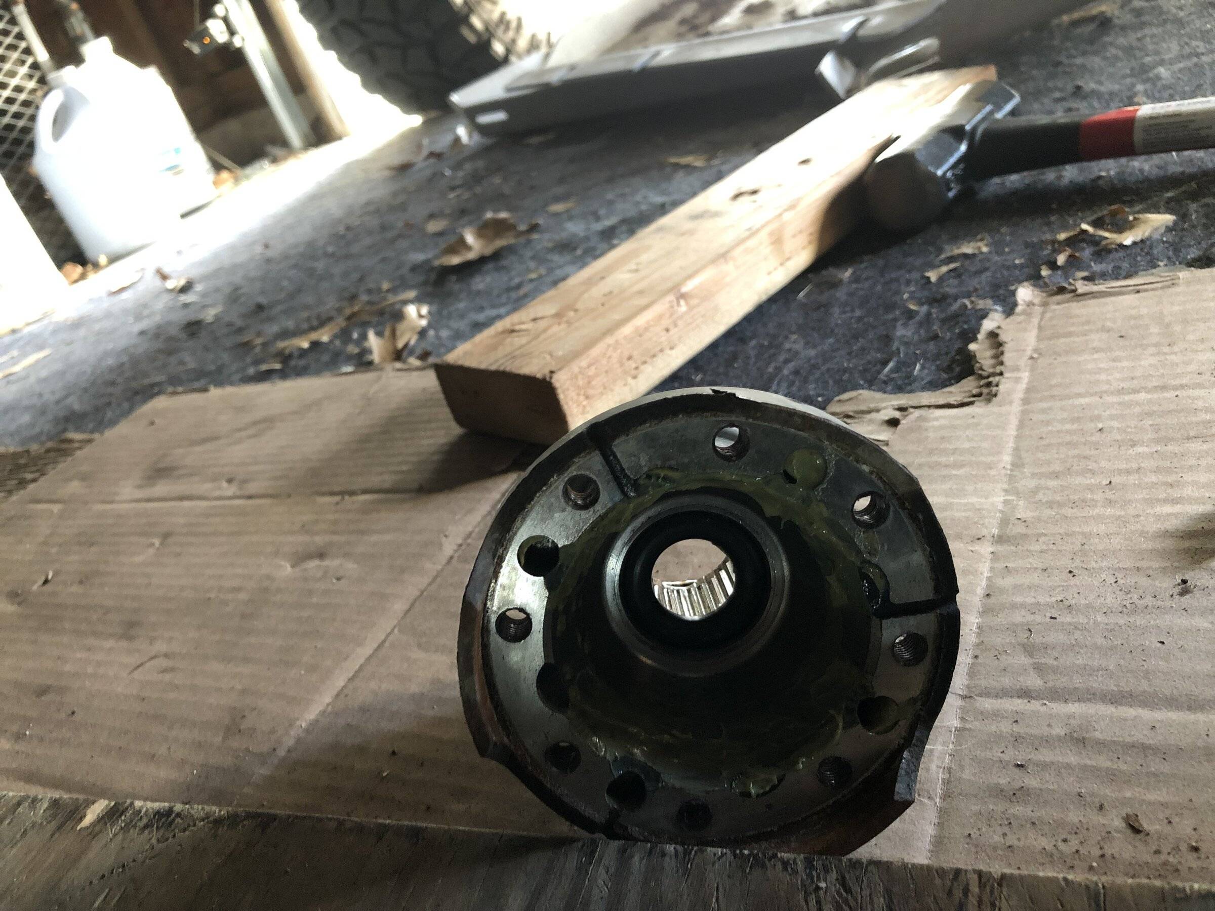 Loose transfer case yoke nut/ weeping pinion seal / Adams 1350 DS ...