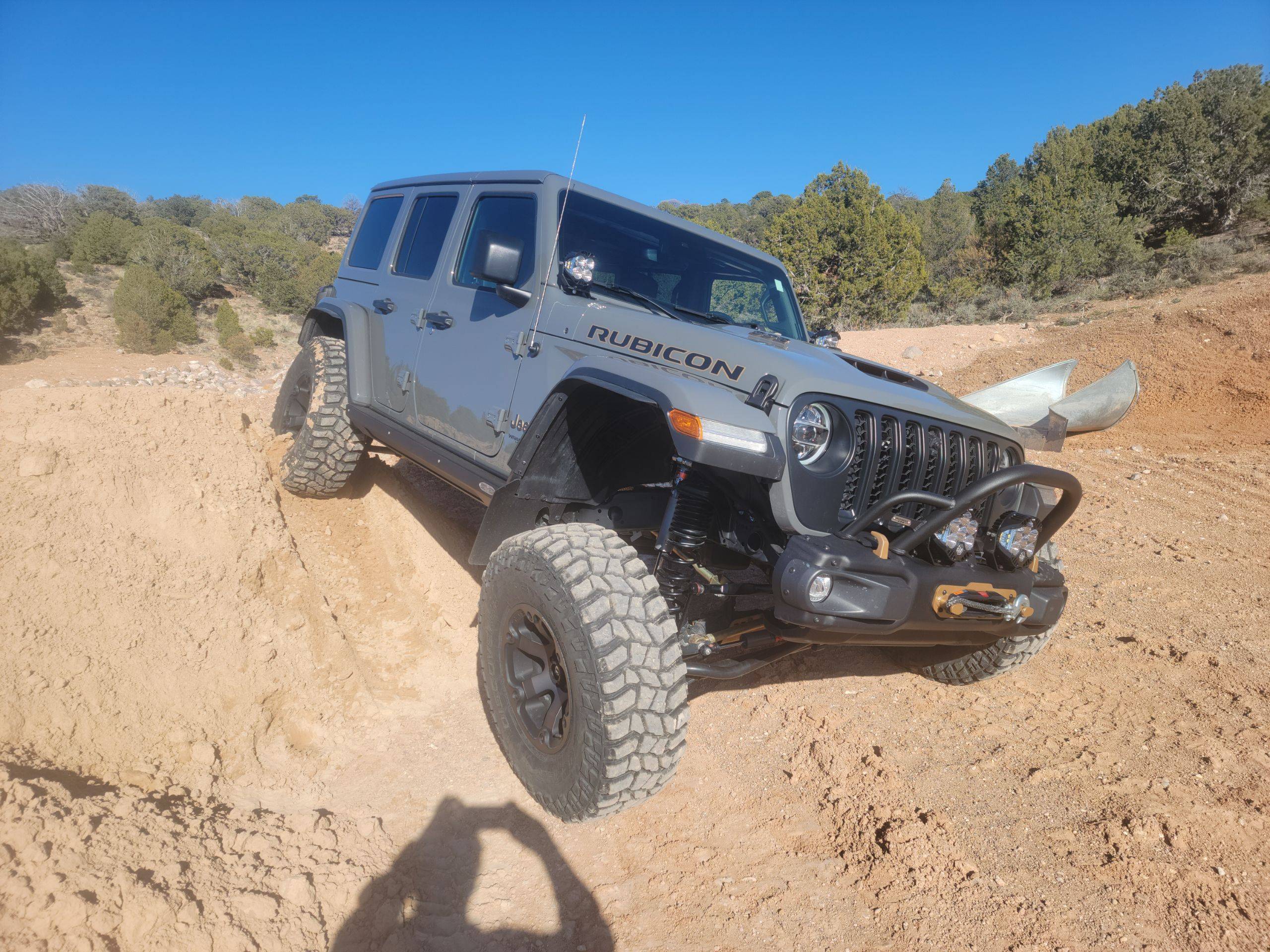 Metalcloak 393 front end sag 3.5 lift with winch | Jeep Wrangler Forums ...