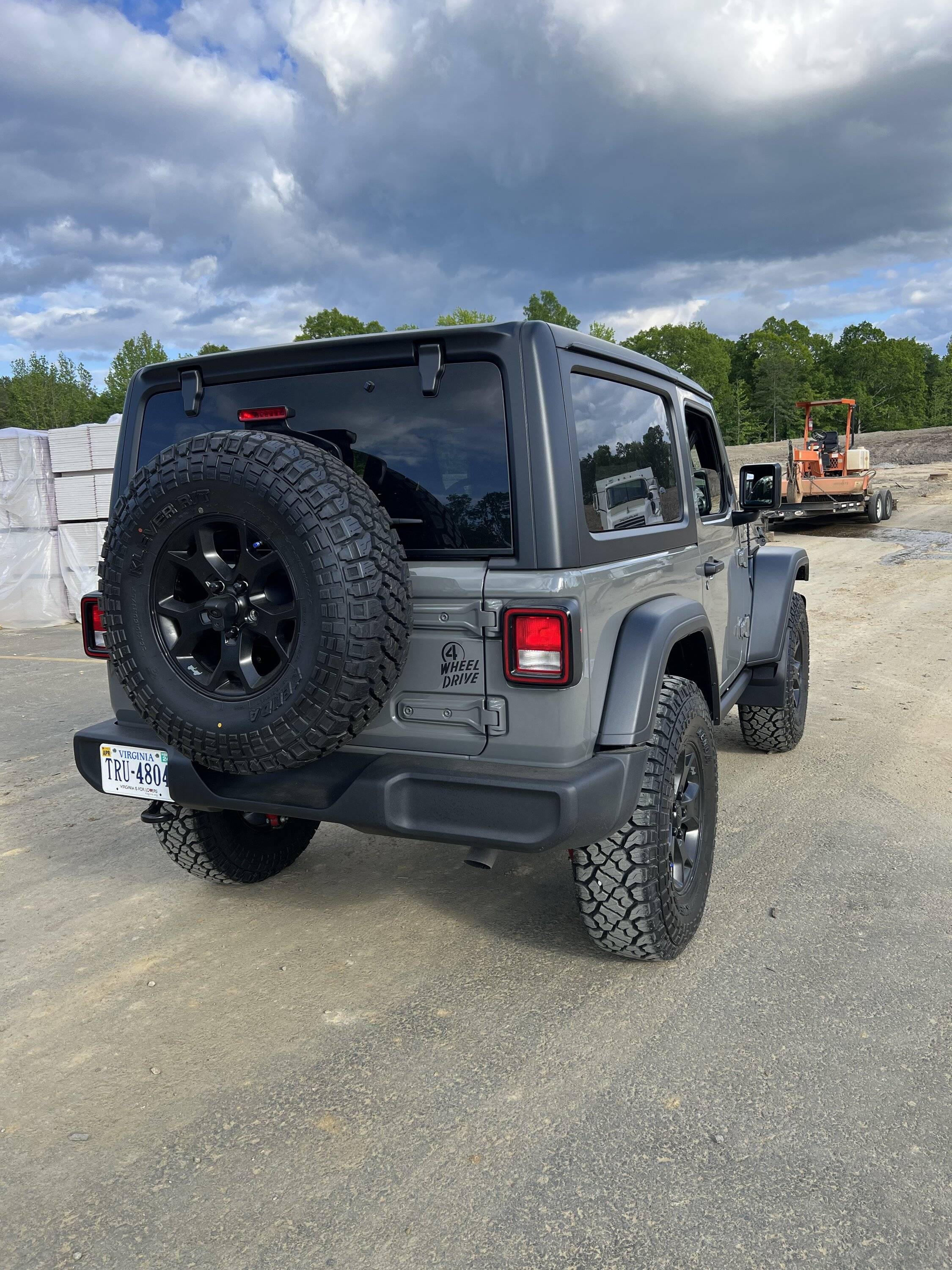 Terraflex level kit uneven on ‘23 2 door Willy’s?? | Jeep Wrangler ...