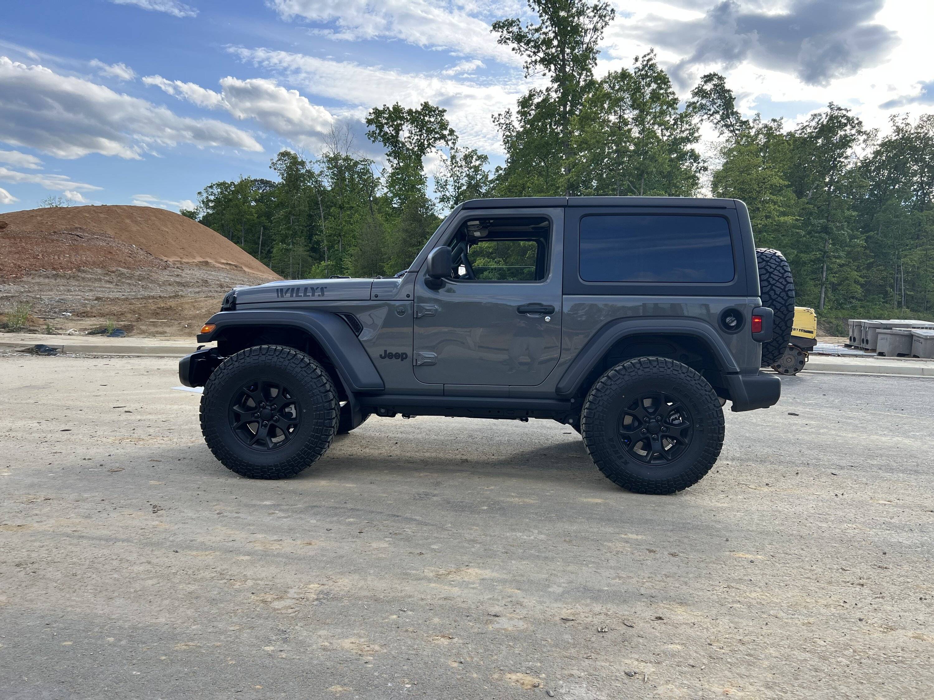 Terraflex level kit uneven on ‘23 2 door Willy’s?? | Jeep Wrangler ...